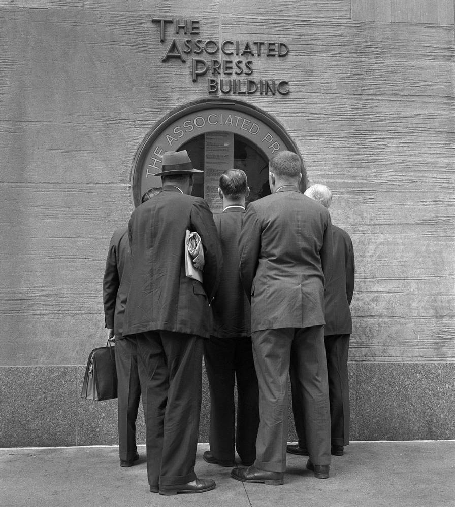 New York Street Photography in the Fifties by Frank Oscar Larson ...
