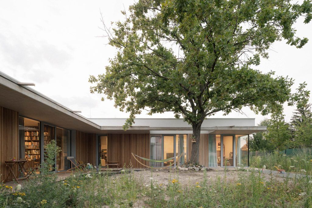 RDO House: Simple Family House by Čechvala Architects ...